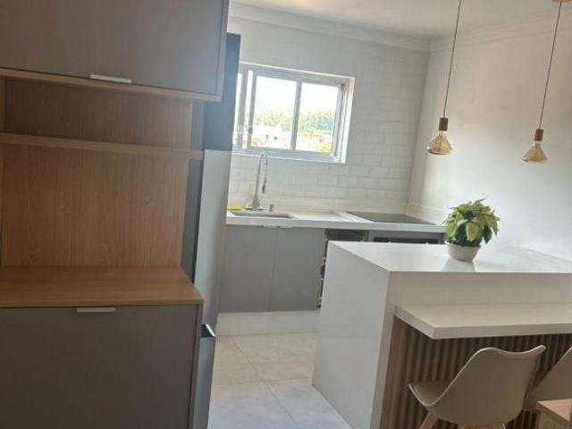Casa de Condomínio com 3 Quartos e 2 banheiros Ao do shopping