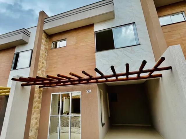 Casa de Condomínio com 3 Quartos e 3 banheiros à Venda, 105 m² por R$ 351.000