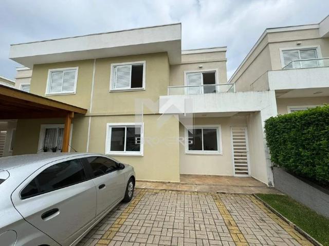 Casa de Condomínio com 3 Quartos e 3 banheiros à Venda, 108 m² por R$ 870.000