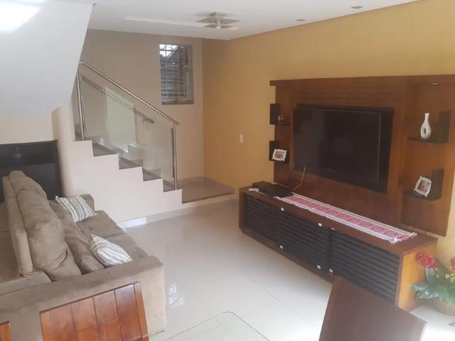 Casa de Condomínio com 3 Quartos e 3 banheiros à Venda, 126 m² por R$ 420.000