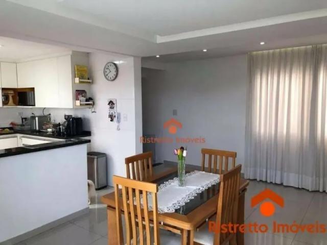 Casa de Condomínio com 3 Quartos e 3 banheiros à Venda, 134 m² por R$ 930.000
