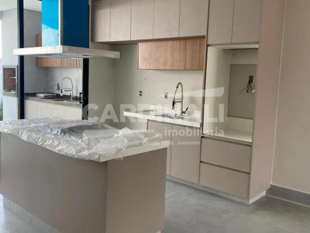 Casa de Condomínio com 3 Quartos e 3 banheiros à Venda, 138 m² por R$ 1.080.000