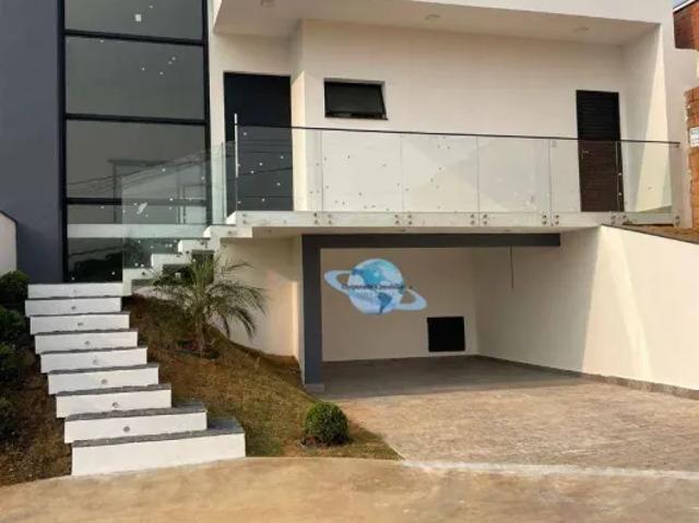 Casa de Condomínio com 3 Quartos e 3 banheiros à Venda, 149 m² por R$ 830.000