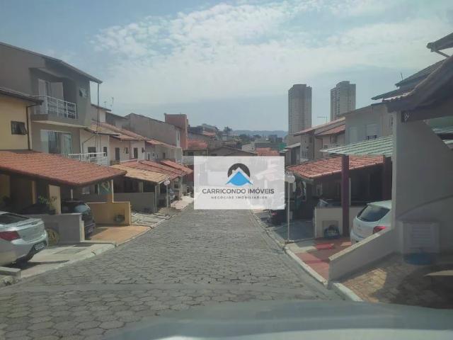 Casa de Condomínio com 3 Quartos e 3 banheiros à Venda, 153 m² por R$ 649.900