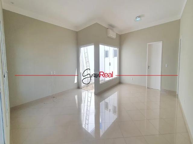Casa de Condomínio com 3 Quartos e 3 banheiros à Venda, 174 m² por R$ 1.150.000