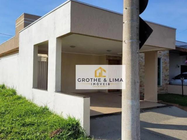 Casa de Condomínio com 3 Quartos e 3 banheiros à Venda, 170 m² por R$ 739.000