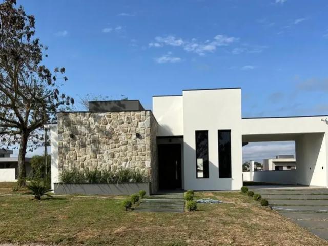 Casa de Condomínio com 3 Quartos e 3 banheiros à Venda, 170 m² por R$ 920.000