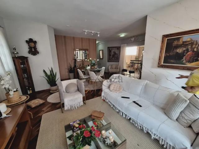 Casa de Condomínio com 3 Quartos e 3 banheiros à Venda, 180 m² por R$ 1.300.000
