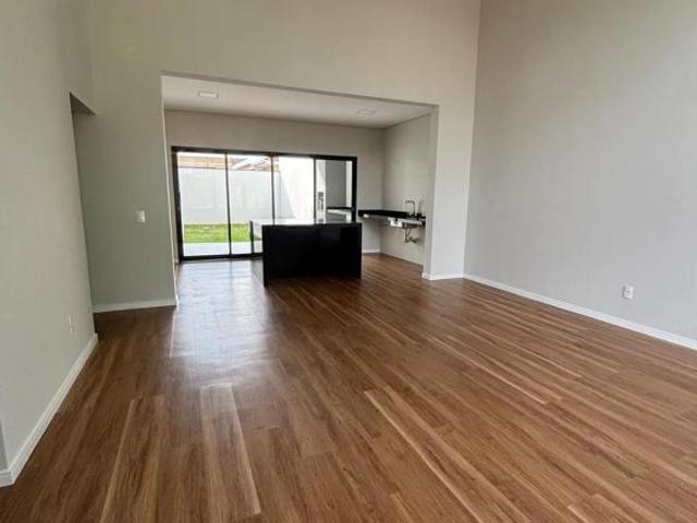 Casa de Condomínio com 3 Quartos e 3 banheiros à Venda, 197 m² por R$ 1.780.000