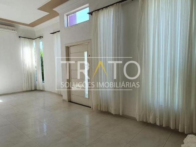 Casa de Condomínio com 3 Quartos e 3 banheiros à Venda, 190 m²