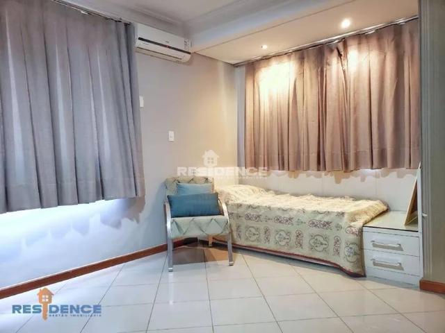 Casa de Condomínio com 3 Quartos e 3 banheiros à Venda, 200 m² por R$ 1.575.000