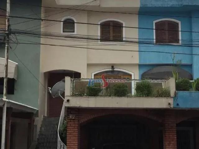 Casa de Condomínio com 3 Quartos e 3 banheiros à Venda, 200 m² por R$ 840.000