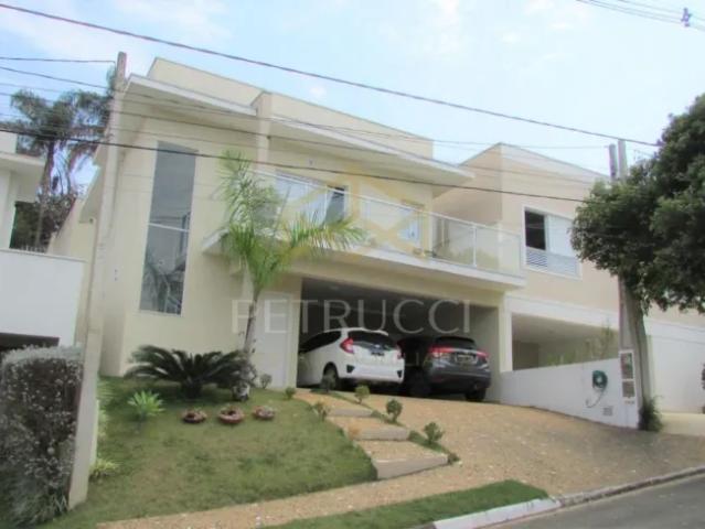 Casa de Condomínio com 3 Quartos e 3 banheiros à Venda, 225 m² por R$ 999.000