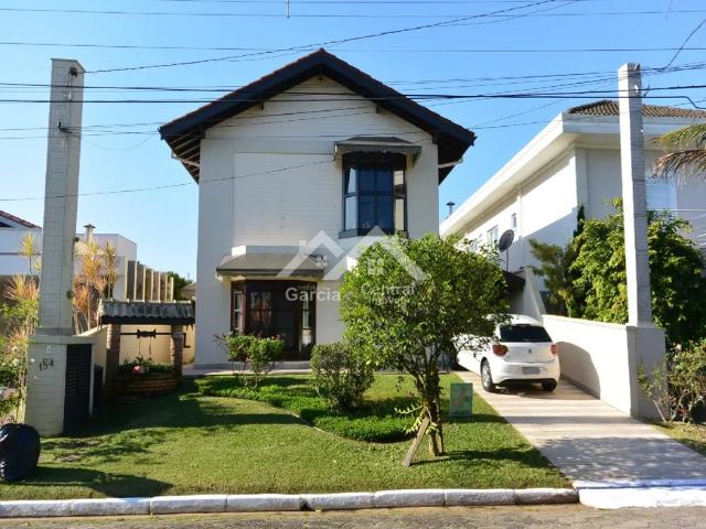 Casa de Condomínio com 3 Quartos e 3 banheiros à Venda, 234 m² por R$ 1.200.000