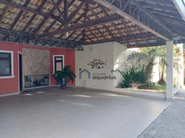 Casa de Condomínio com 3 Quartos e 3 banheiros à Venda, 289 m² por R$ 1.500.000