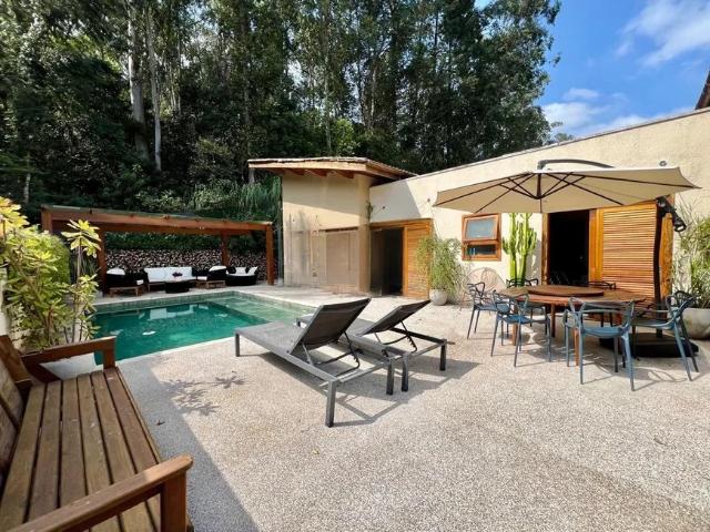 Casa de Condomínio com 3 Quartos e 3 banheiros à Venda, 320 m² por R$ 1.500.000