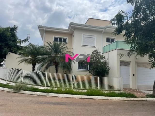 Casa de Condomínio com 3 Quartos e 3 banheiros à Venda, 360 m² por R$ 2.950.000