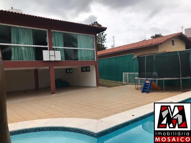 Casa de Condomínio com 3 Quartos e 3 banheiros à Venda, 394 m² por R$ 1.600.000