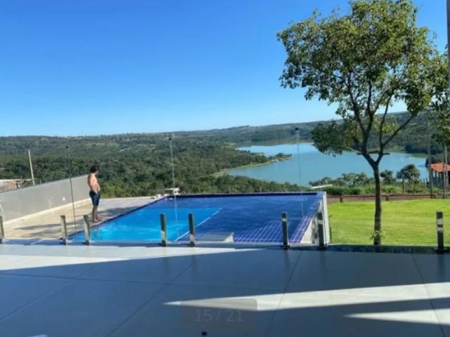 Casa de Condomínio com 3 Quartos e 3 banheiros à Venda, 500 m² por R$ 1.000.000