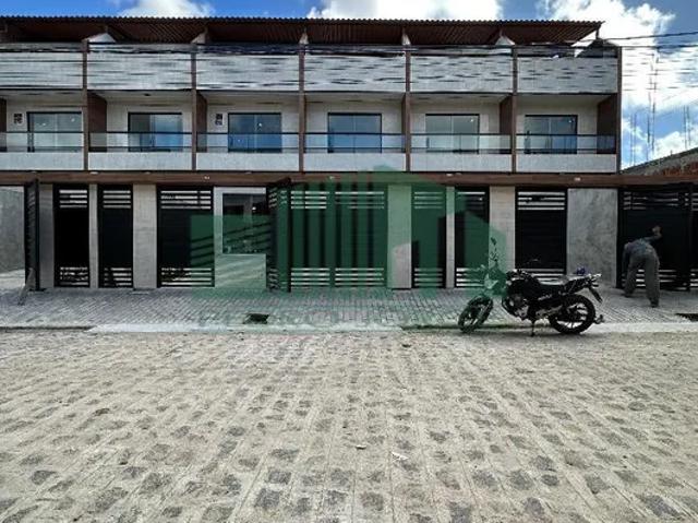 Casa de Condomínio com 3 Quartos e 3 banheiros à Venda, 78 m² por R$ 340.000
