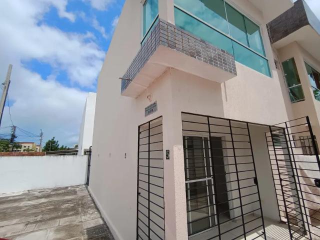 Casa de Condomínio com 3 Quartos e 3 banheiros à Venda, 80 m² por R$ 230.000