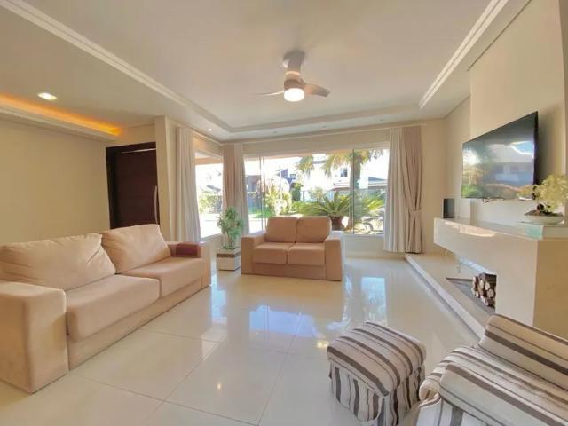 Casa de Condomínio com 3 Quartos e 4 banheiros à Venda, 150 m² por R$ 1.340.000