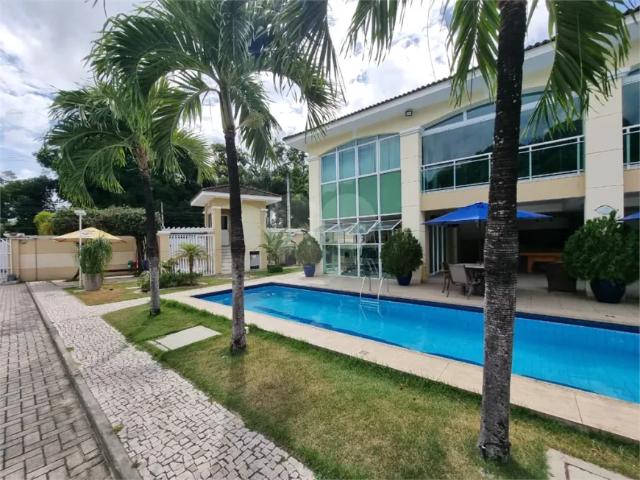 Casa de Condomínio com 3 Quartos e 4 banheiros à Venda, 186 m² por R$ 978.000