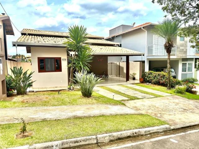 Casa de Condomínio com 3 Quartos e 4 banheiros à Venda, 205 m² por R$ 1.100.000