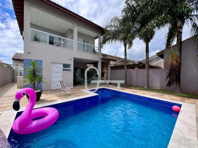Casa de Condomínio com 3 Quartos e 4 banheiros à Venda, 210 m² por R$ 1.300.000