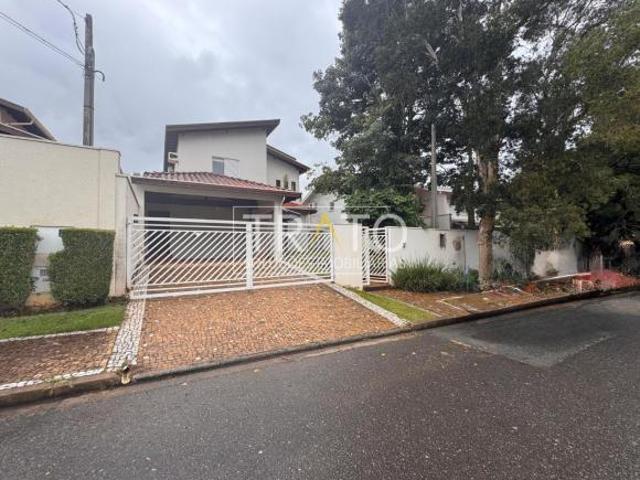 Casa de Condomínio com 3 Quartos e 4 banheiros à Venda, 229 metros