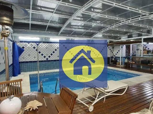 Casa de Condomínio com 3 Quartos e 4 banheiros à Venda, 243 m² por R$ 1.950.000