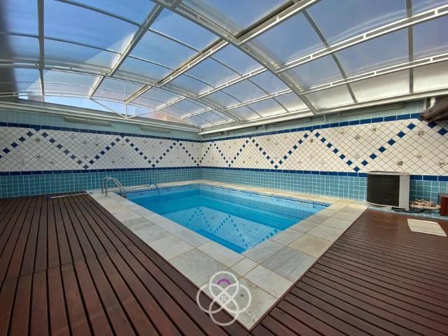 Casa de Condomínio com 3 Quartos e 4 banheiros à Venda, 243 m² por R$ 1.950.000