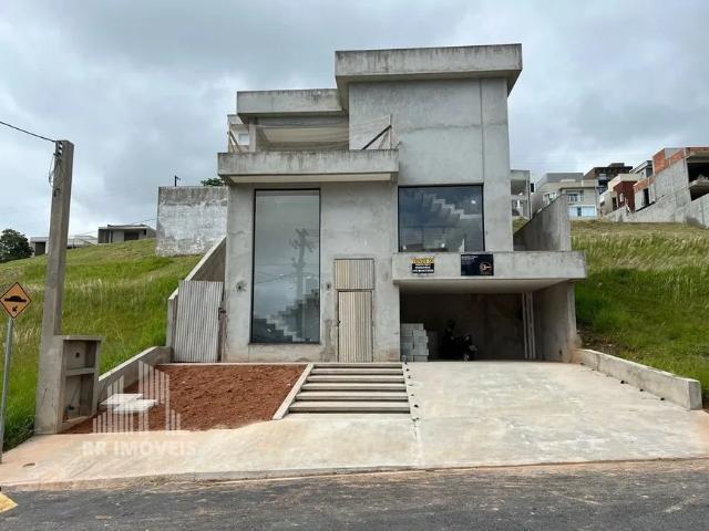 Casa de Condomínio com 3 Quartos e 4 banheiros à Venda, 290 m² por R$ 1.699.900