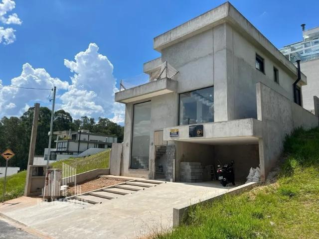 Casa de Condomínio com 3 Quartos e 4 banheiros à Venda, 290 m² por R$ 1.702.900