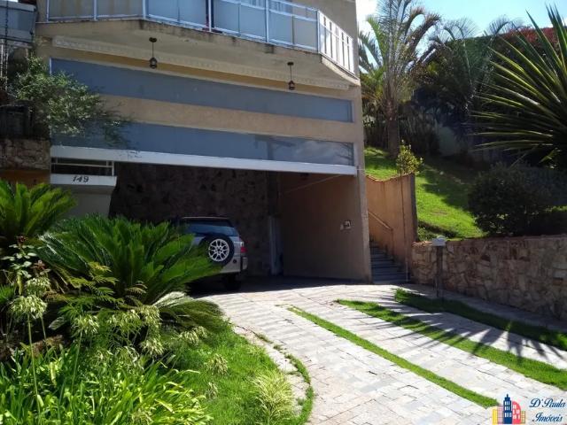 Casa de Condomínio com 3 Quartos e 4 banheiros à Venda, 300 m² por R$ 880.000