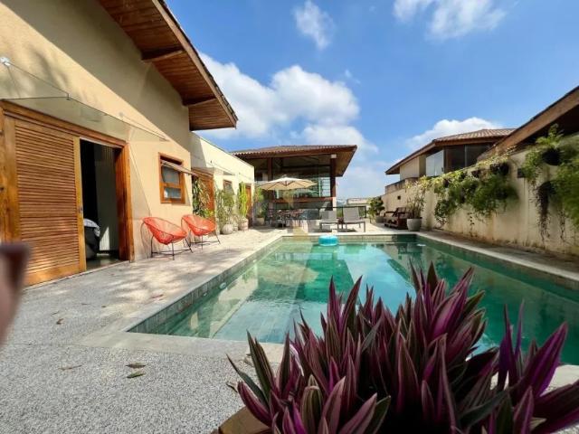 Casa de Condomínio com 3 Quartos e 4 banheiros à Venda, 320 m² por R$ 1.500.000