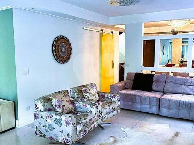 Casa de Condomínio com 3 Quartos e 4 banheiros à Venda, 350 m² por R$ 1.600.000