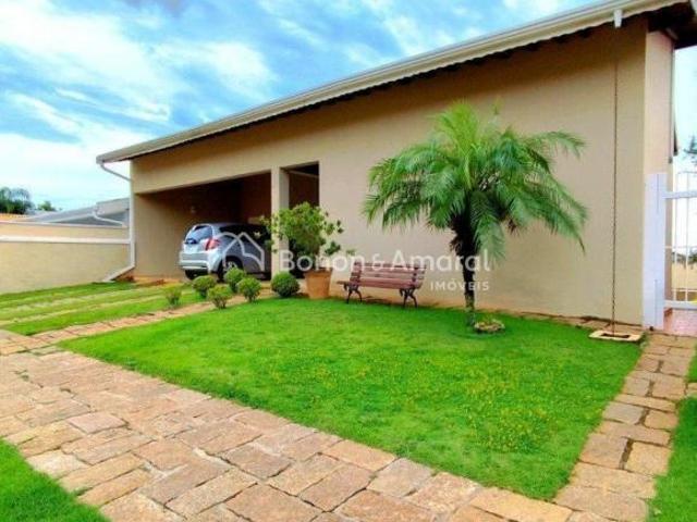 Casa de Condomínio com 4 Quartos e 4 banheiros à Venda, 400 m² por R$ 1.700.000