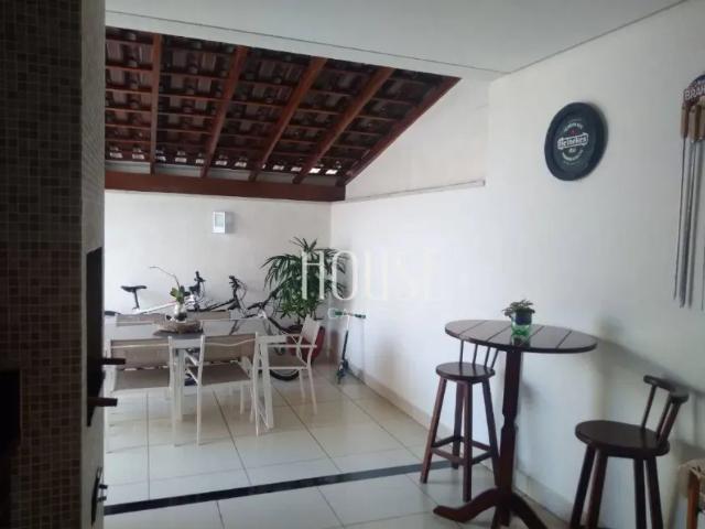 Casa de Condomínio com 3 Quartos e 5 banheiros à Venda, 188 m² por R$ 840.000