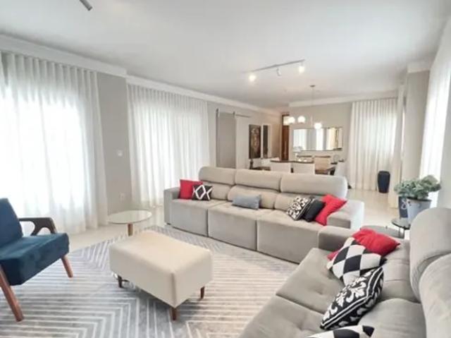 Casa de Condomínio com 3 Quartos e 5 banheiros à Venda, 191 m² por R$ 1.800.000