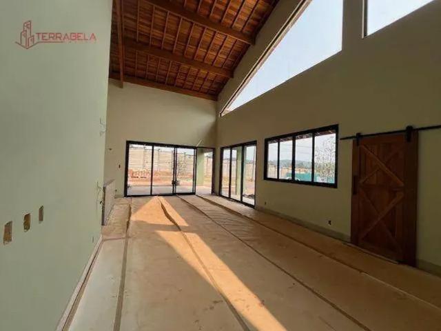 Casa de Condomínio com 3 Quartos e 5 banheiros à Venda, 240 m² por R$ 1.970.000