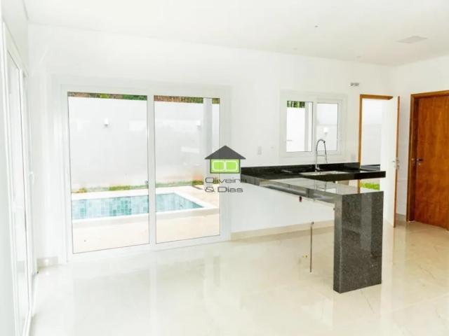 Casa de Condomínio com 3 Quartos e 5 banheiros à Venda, 286 m² por R$ 1.390.000