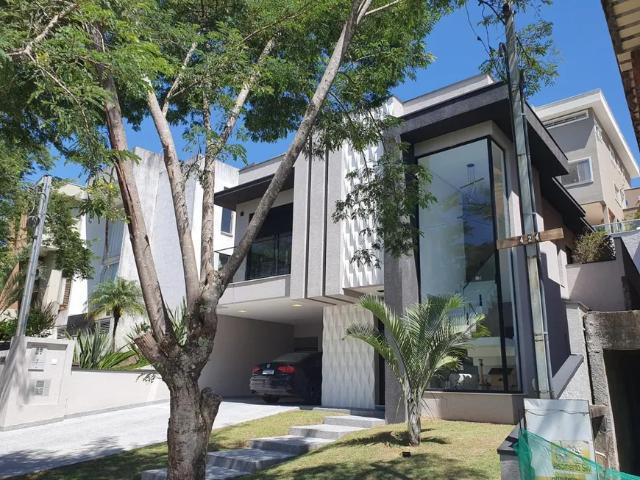 Casa de Condomínio com 3 Quartos e 5 banheiros à Venda, 282 m² por R$ 1.900.000
