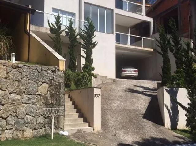 Casa de Condomínio com 3 Quartos e 5 banheiros à Venda, 350 m² por R$ 1.600.000