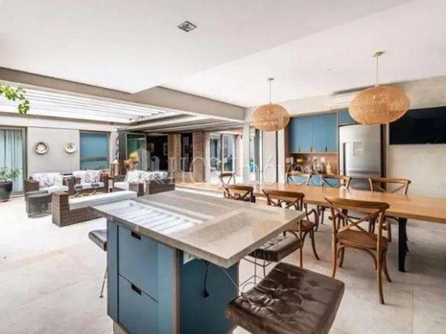 Casa de Condomínio com 3 Quartos e 5 banheiros à Venda, 459 m² por R$ 10.990.000,00