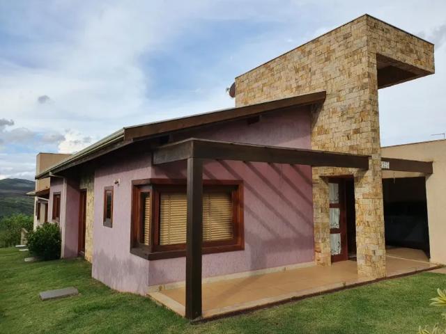 Casa de Condomínio com 3 Quartos e 5 banheiros à Venda, 810 m² por R$ 1.280.000