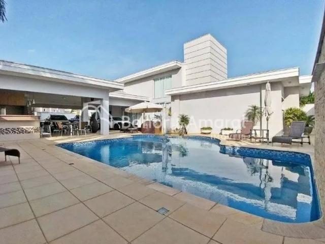Casa de Condomínio com 3 Quartos e 6 banheiros à Venda, 460m² por R$ 5.060.000
