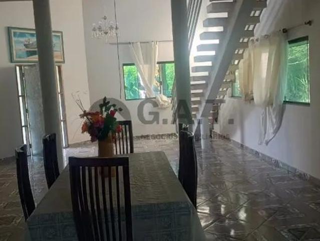 Casa de Condomínio com 3 Quartos para alugar, 417m² Campo do Meio