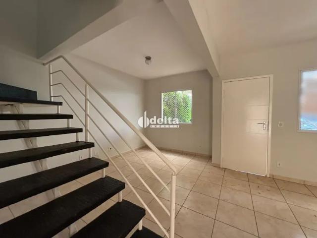 Casa de Condomínio com 3 Quartos para alugar, 80m² Jardim Sul