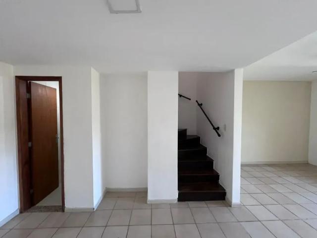 Casa de Condomínio com 3 Quartos para alugar, 100m² Piatã